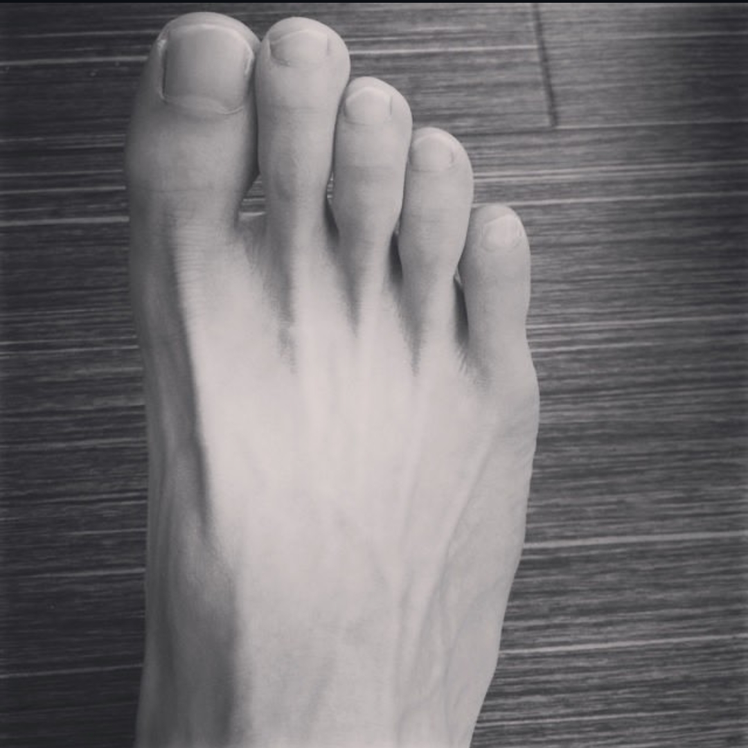 Kento Kaku's feet