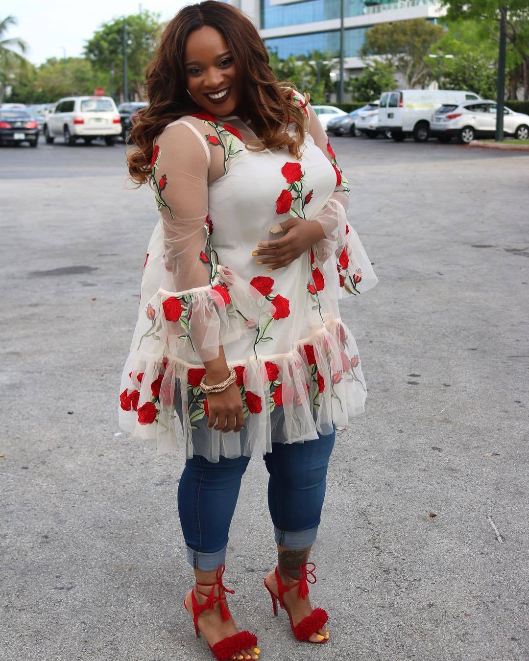 Kierra Sheard-Kelly's feet