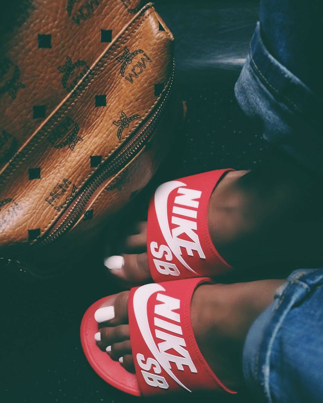 Kierra Sheard-Kelly's feet