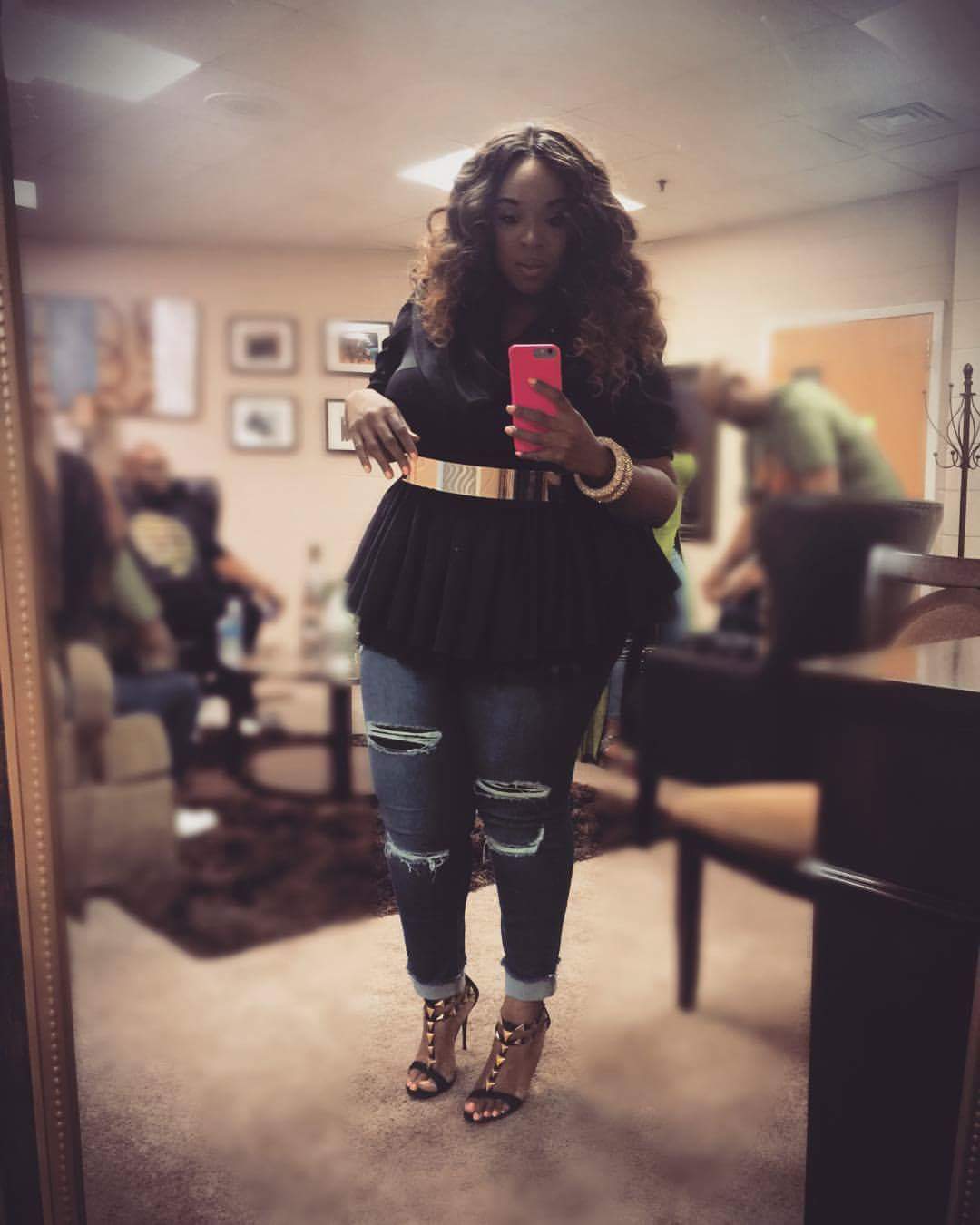 Kierra Sheard-Kelly's feet