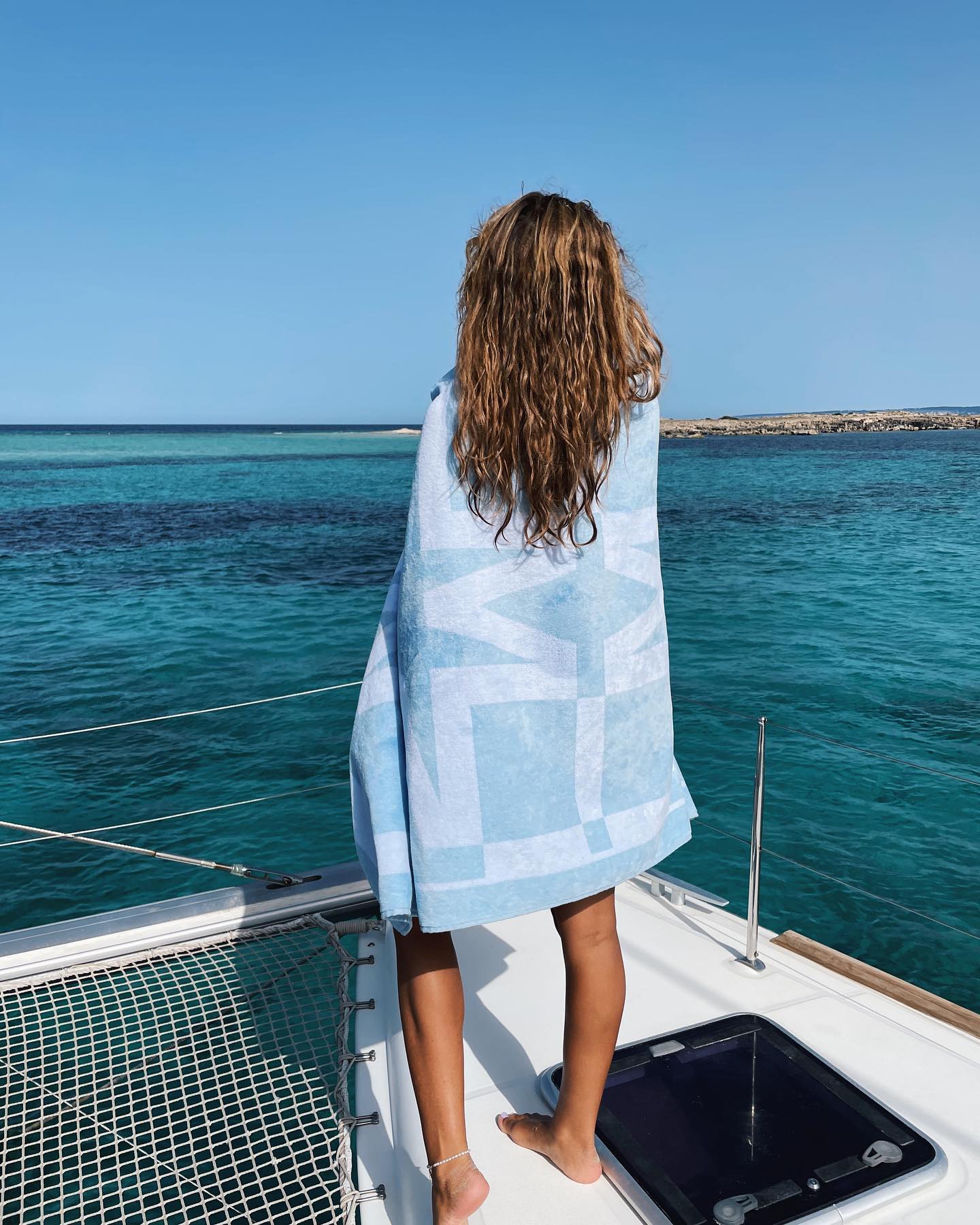 Klara Elvgren's feet