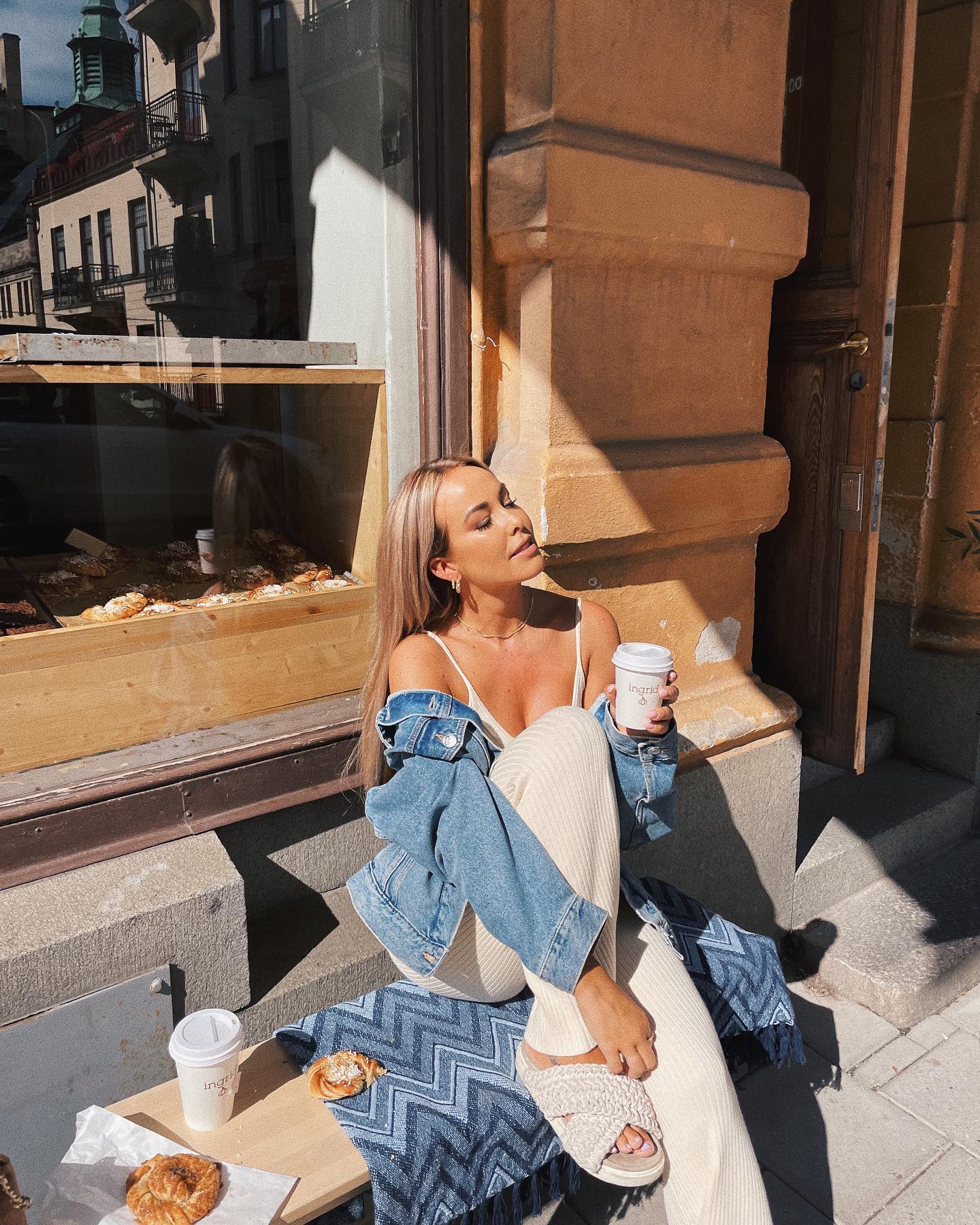 Klara Elvgren's feet