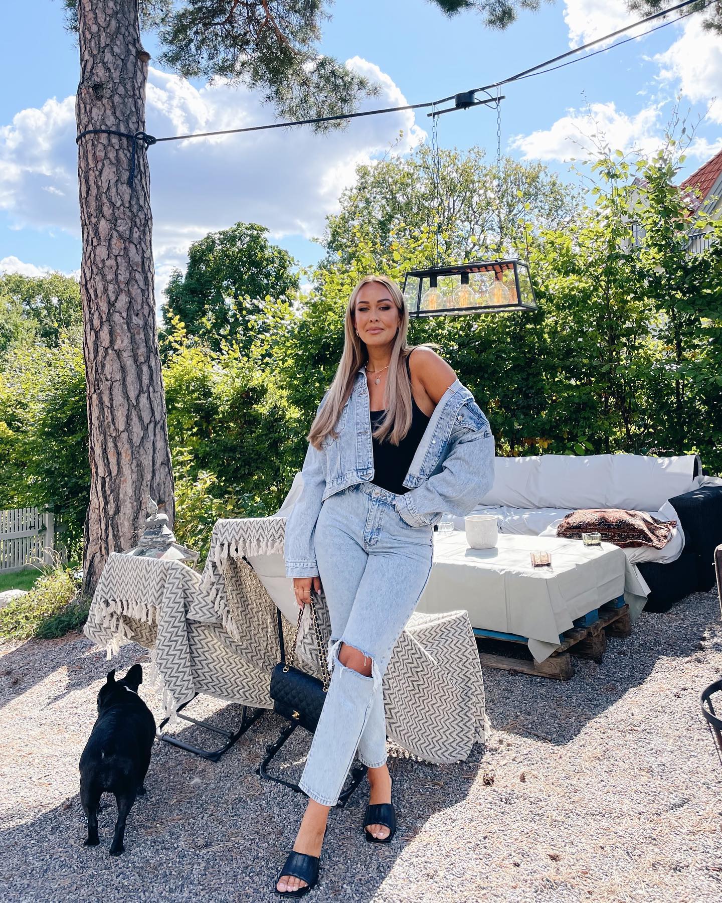 Klara Elvgren's feet