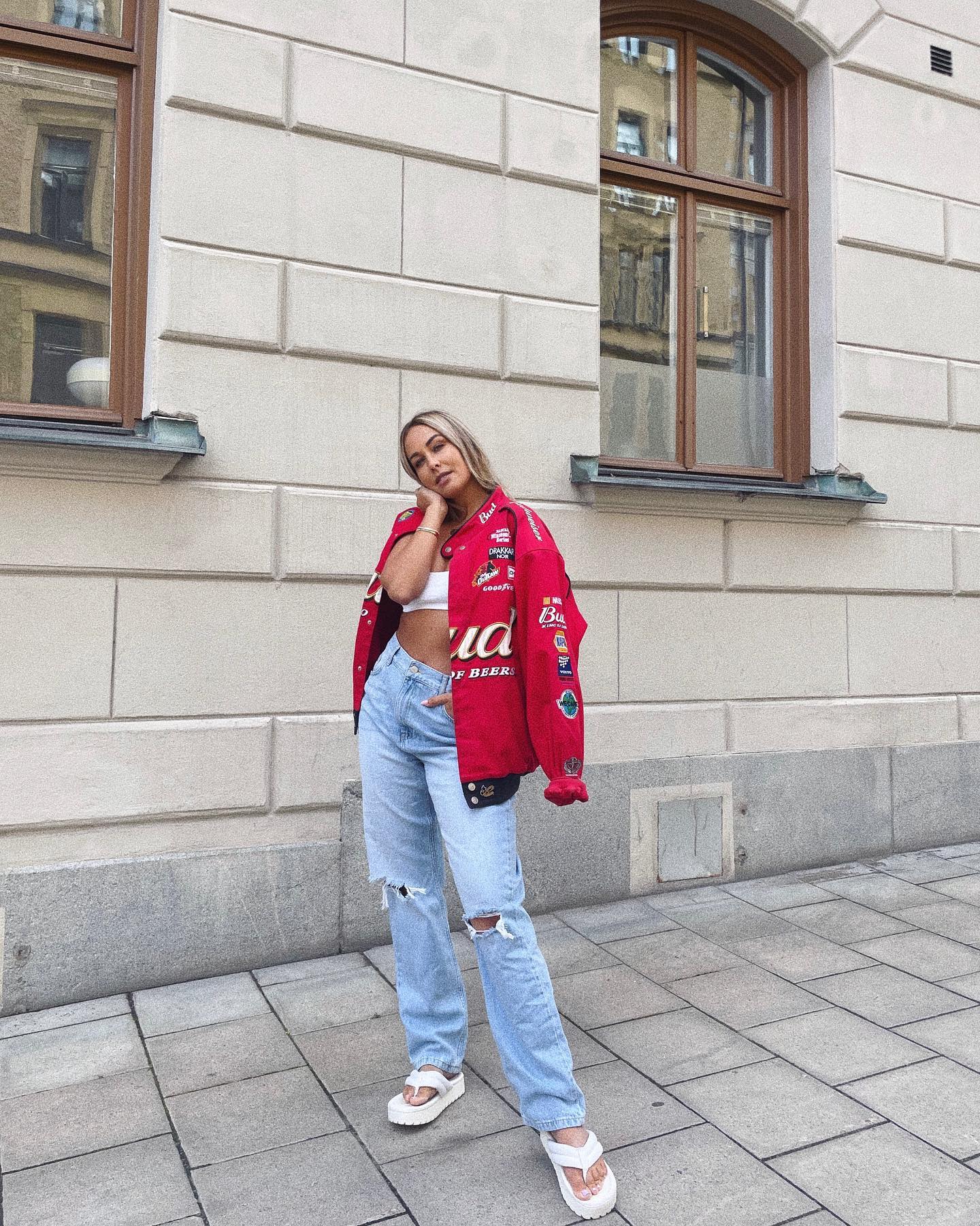 Klara Elvgren's feet