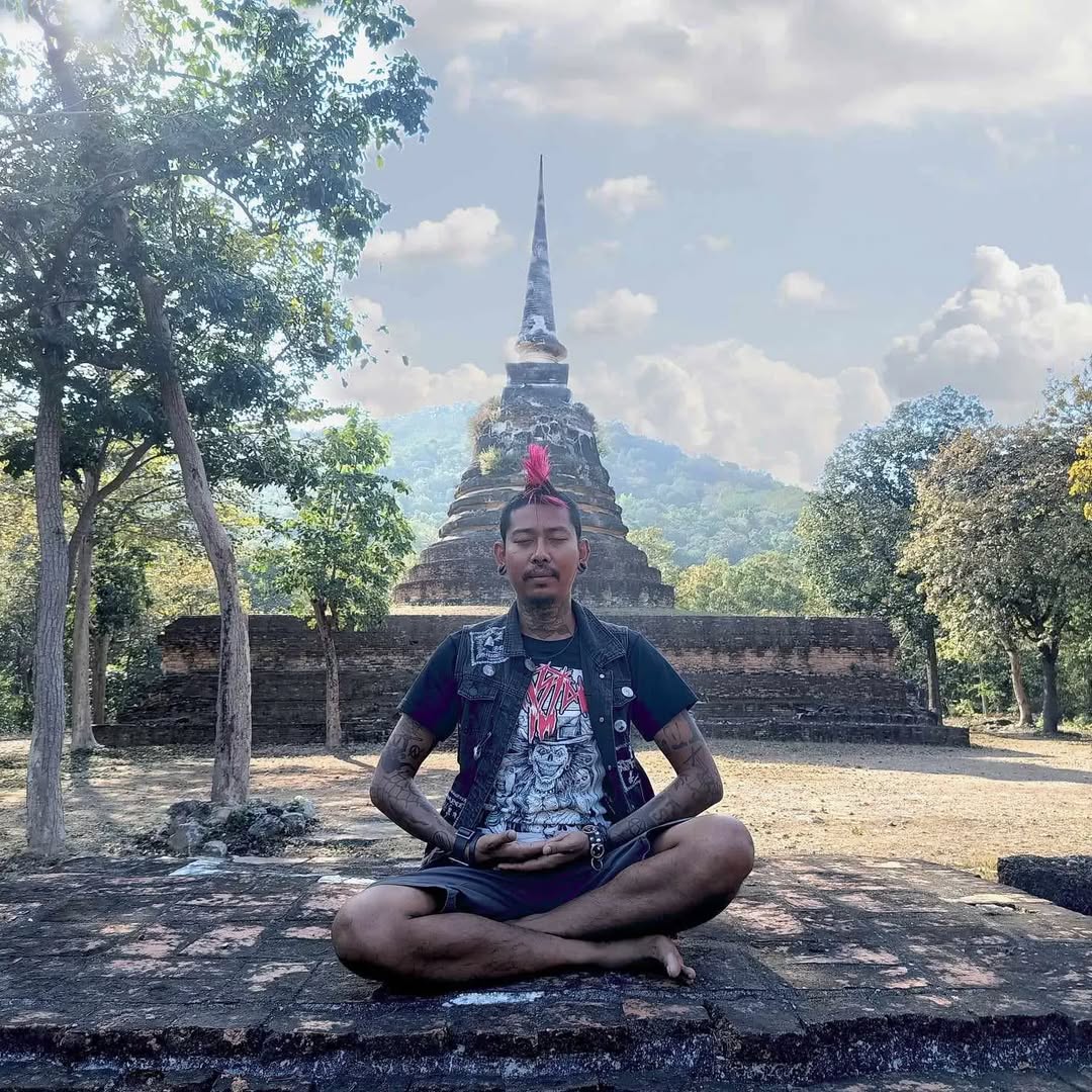 Kyaw Kyaw's feet