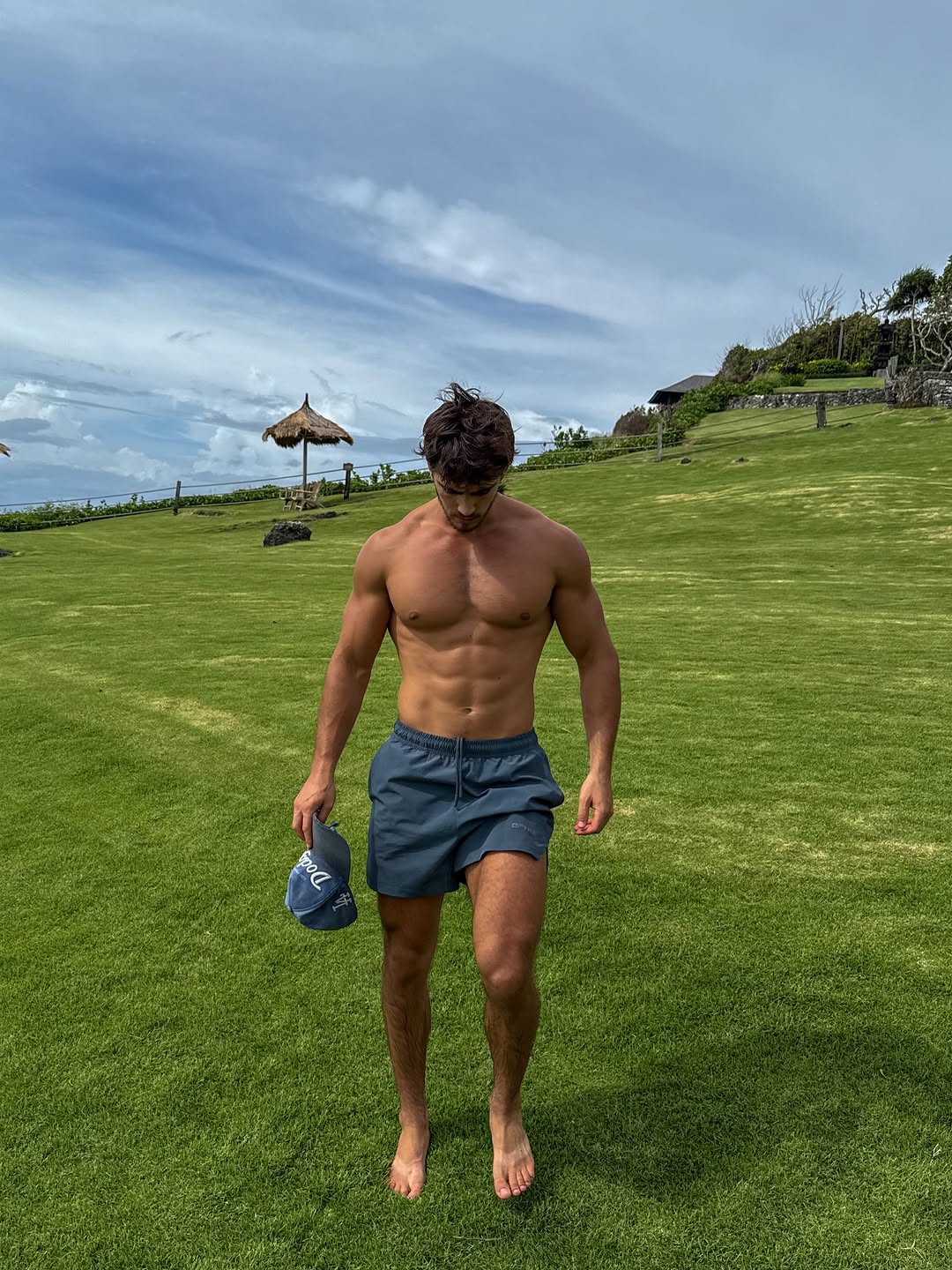 Kyle Kuznik's feet