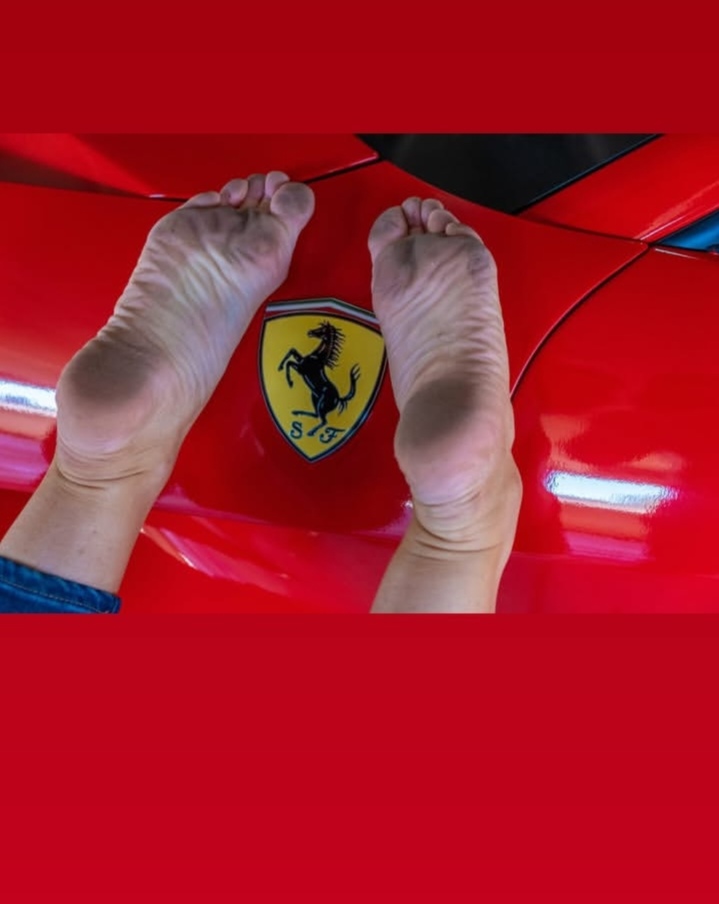 Kyle Unfug's feet