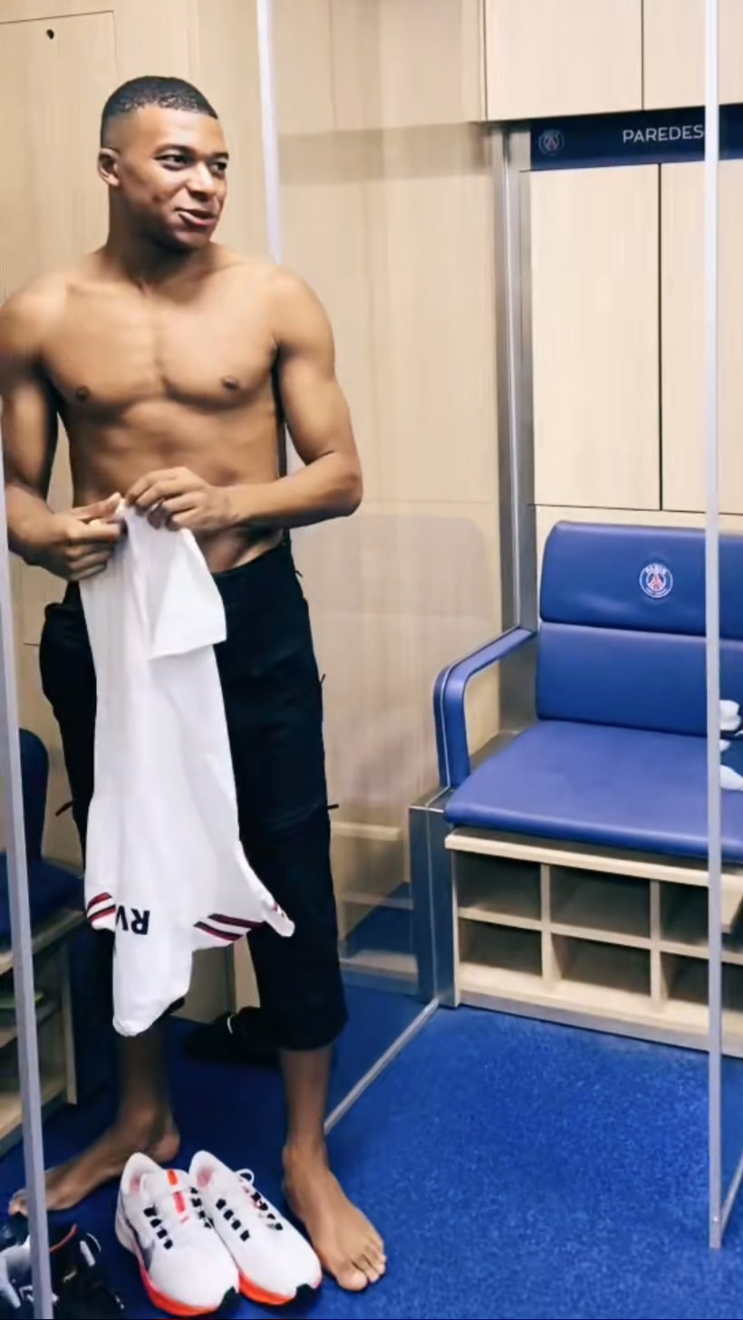 Kylian Mbappé's feet