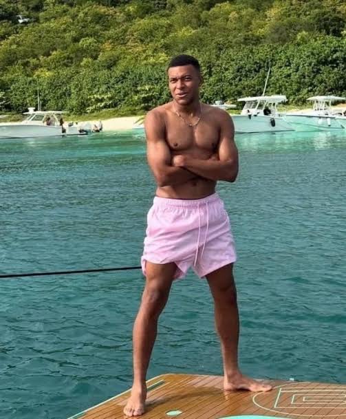 Kylian Mbappé's feet