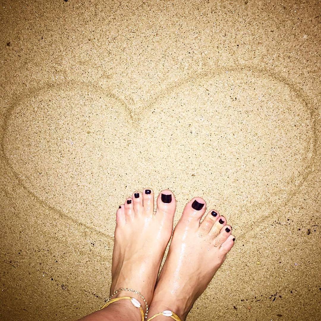Lívia Andrade's Feet