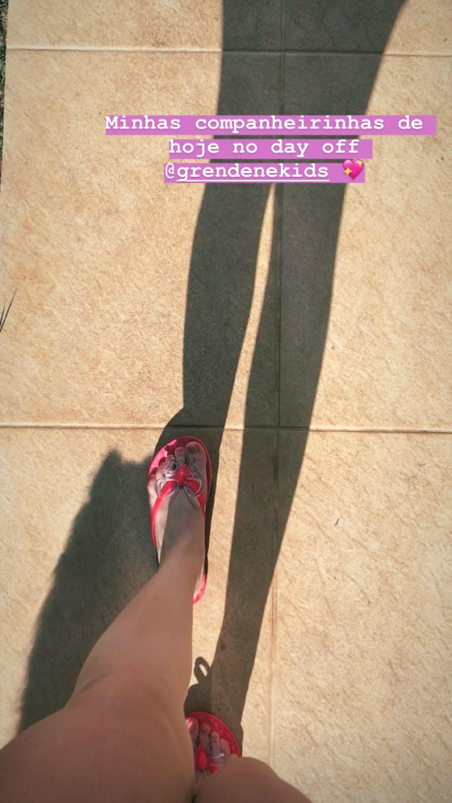 Larissa Manoelas Feet I Piedi Di Larissa Manoela Page 2