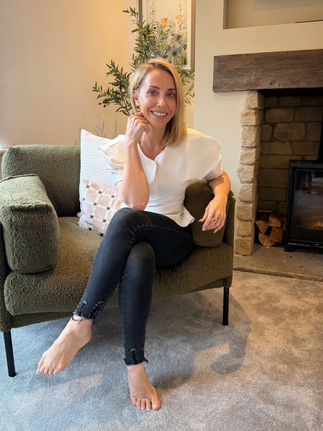 Laura Hamilton's feet