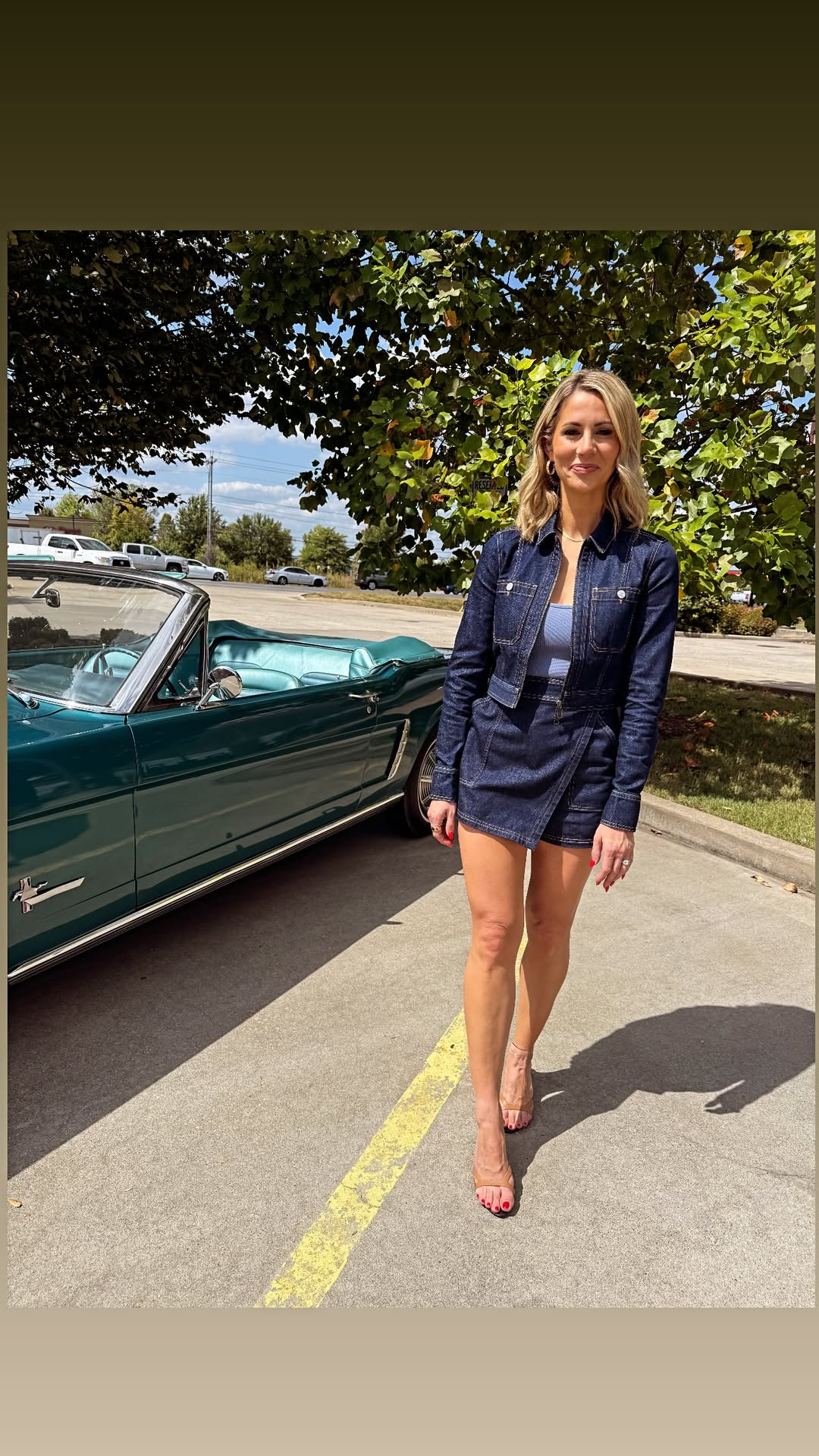 Laura Rutledge's feet