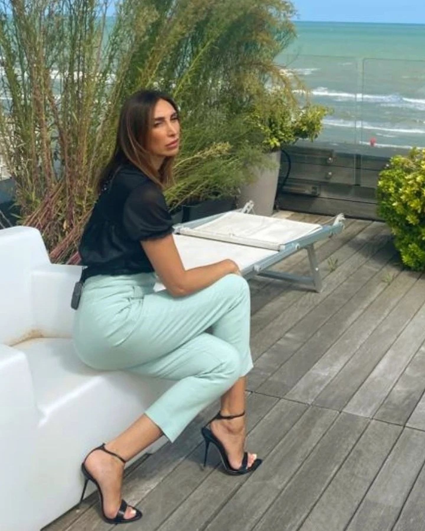 Laura Tecce's feet