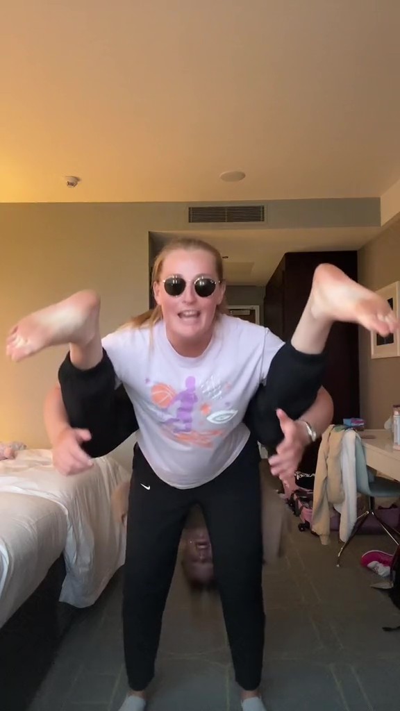 Lauren Bells Feet 4743