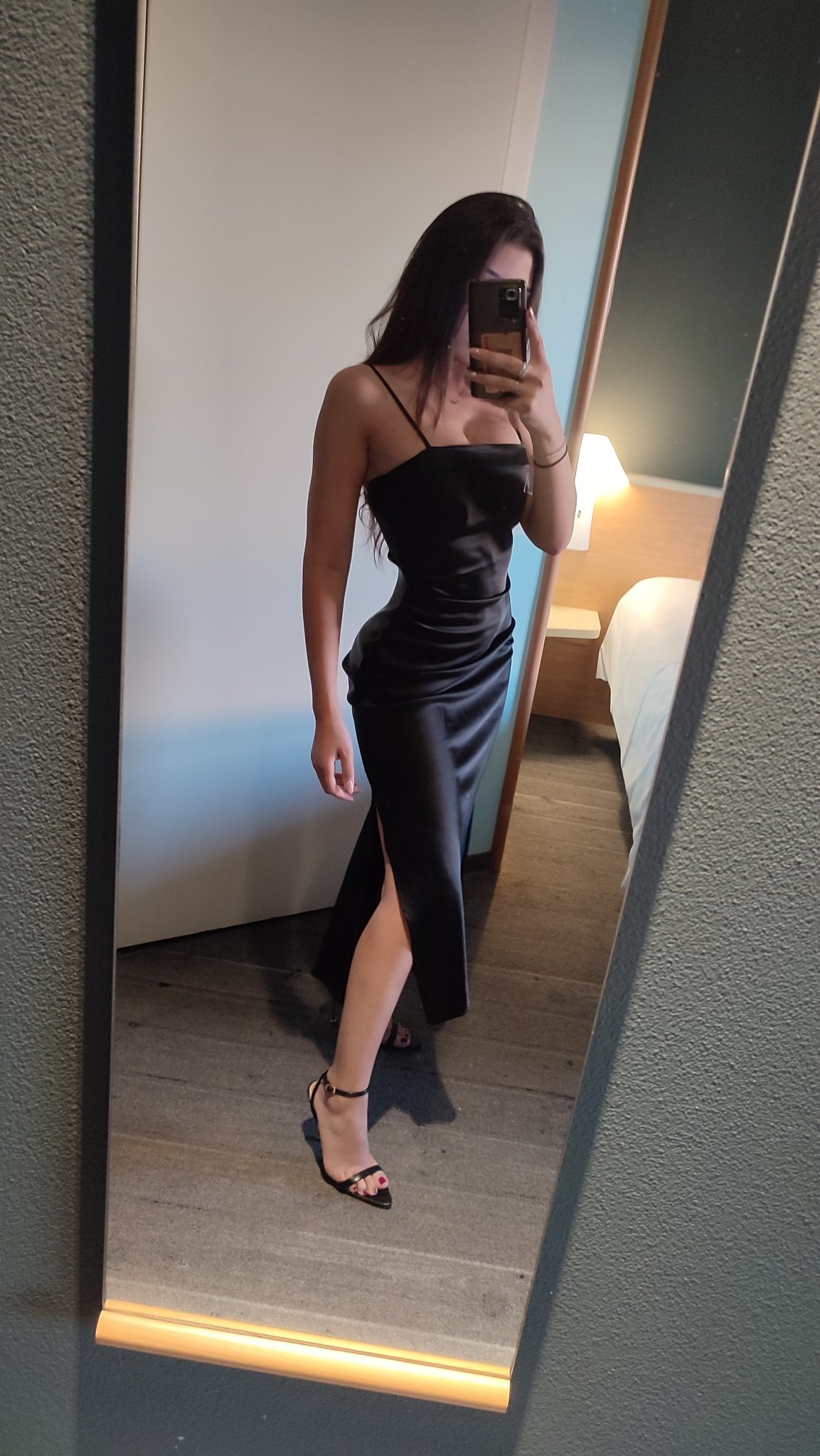 Layla Scarletts Feet