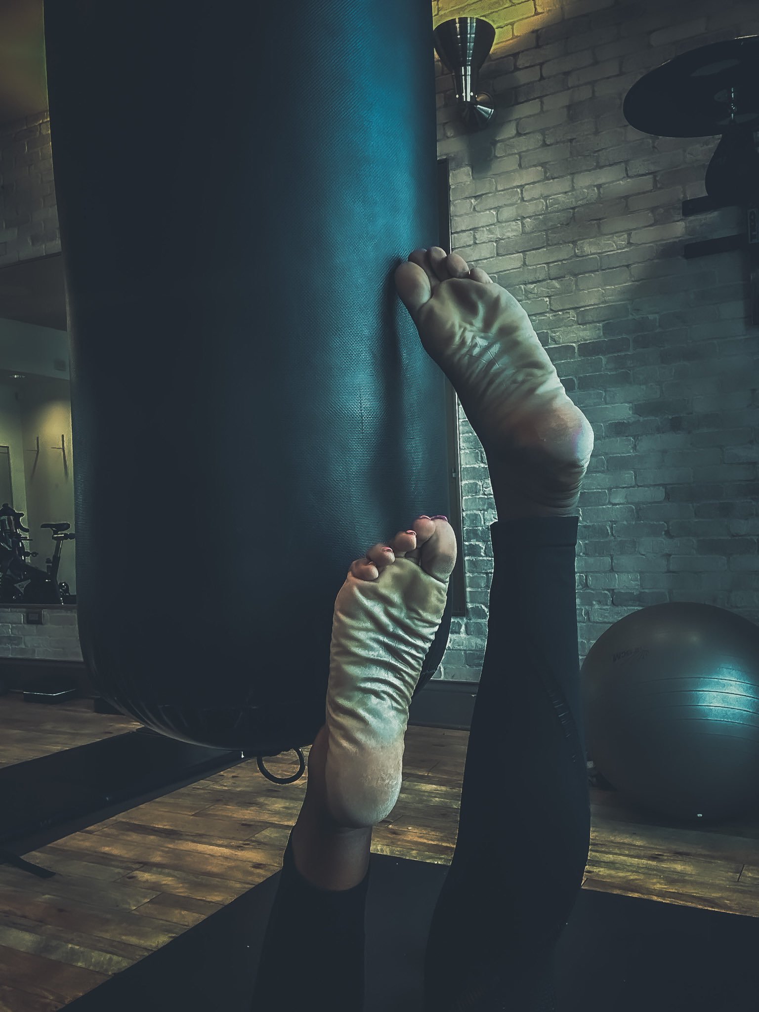 Leah Michelle's feet