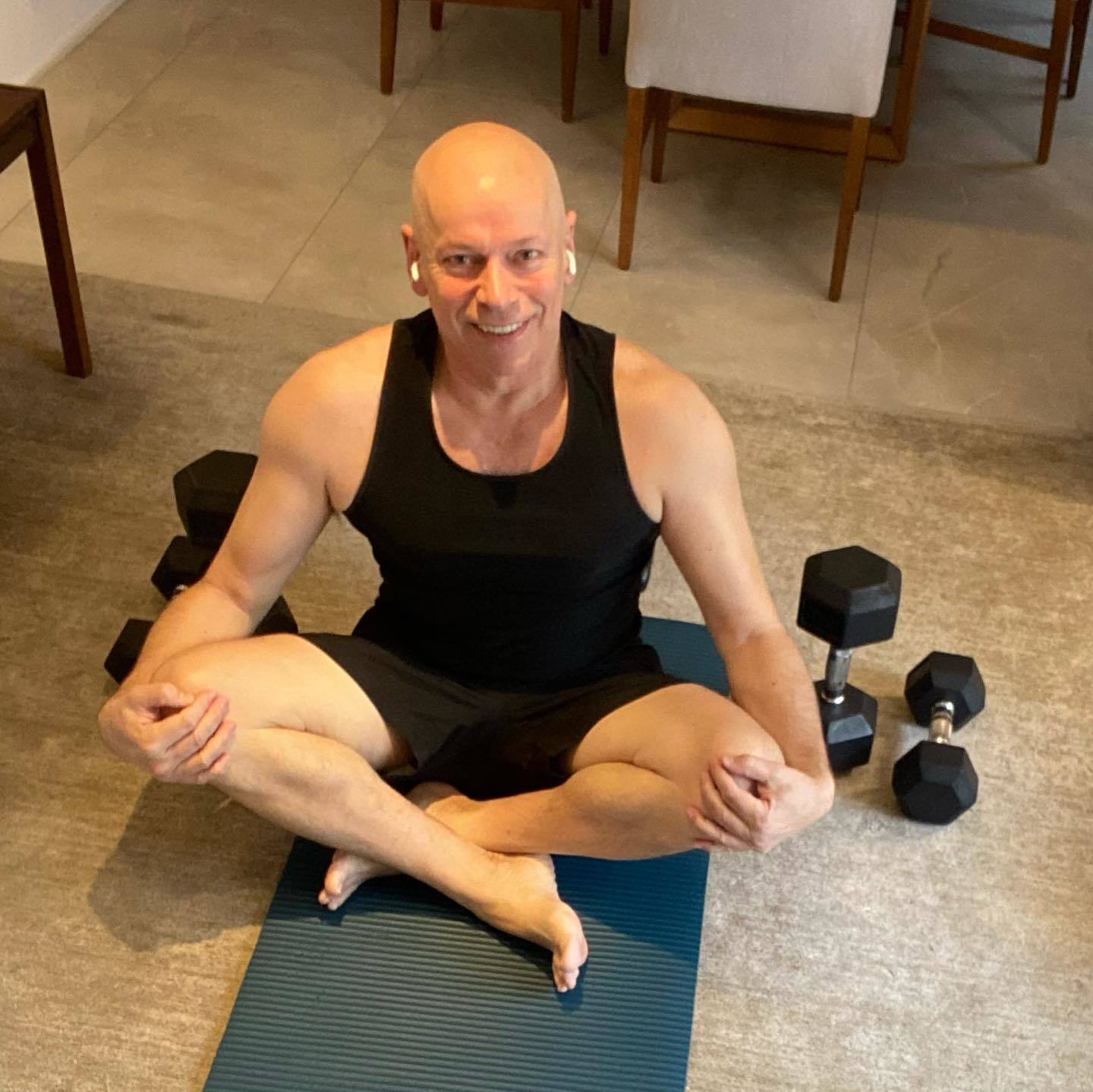 Leandro Karnal's feet