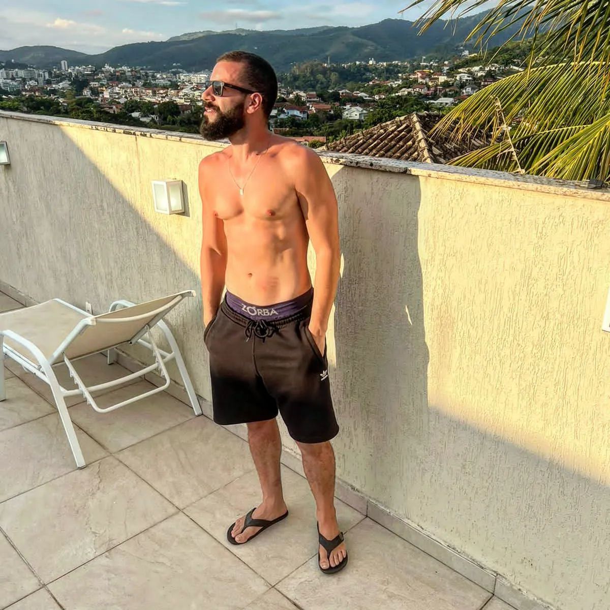 Leandro Levi's feet