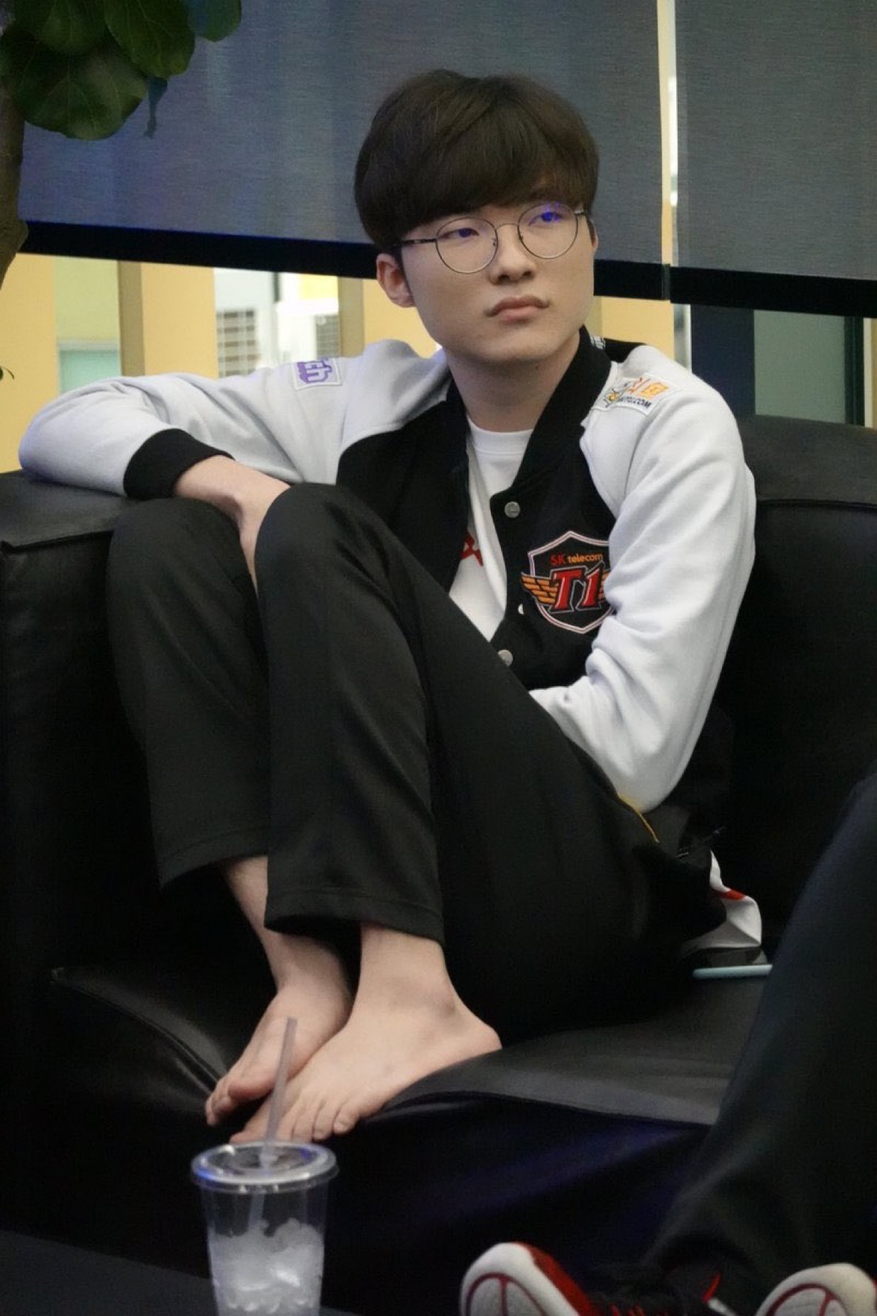 Lee Sang-hyeok's feet