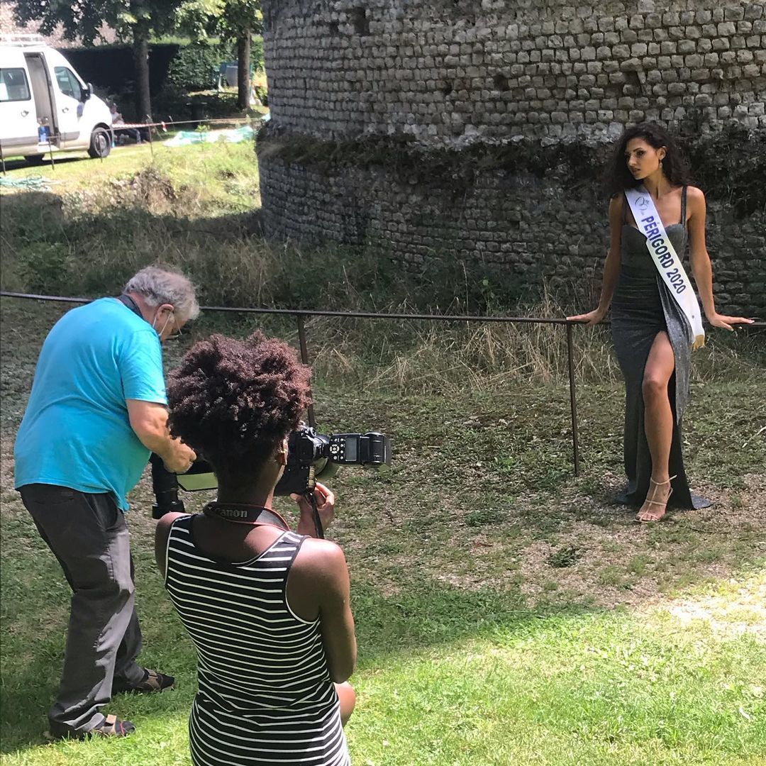 Leïla Veslard's feet