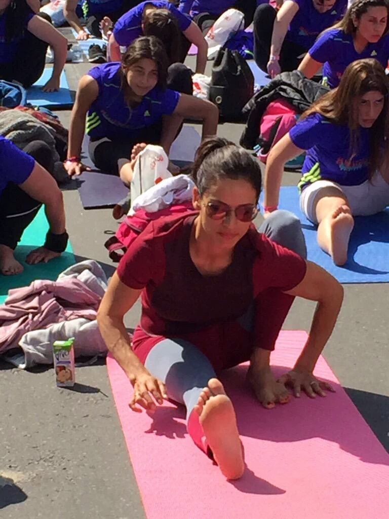 Leonor Varela doing yoga-Sole/bf x1 - The MousePad