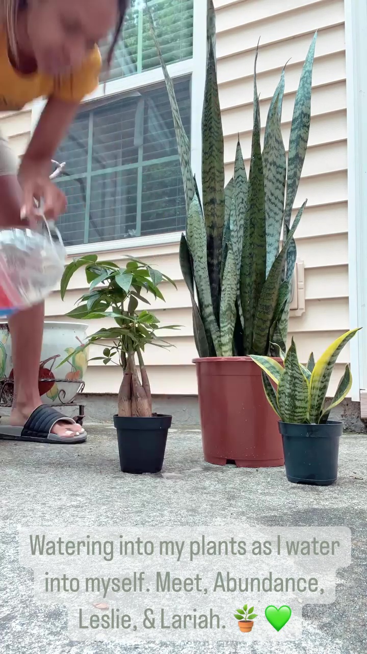 Leslie Sheris Feet
