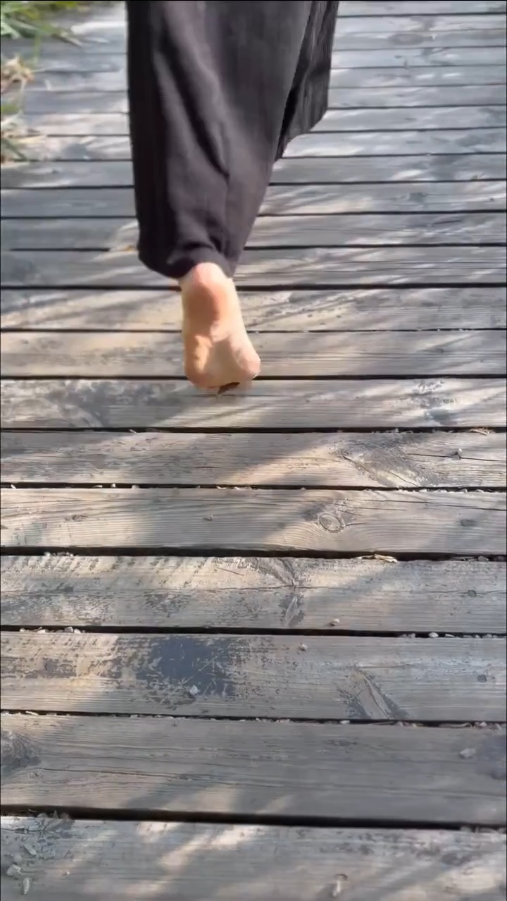 Li Berlinskaya's feet