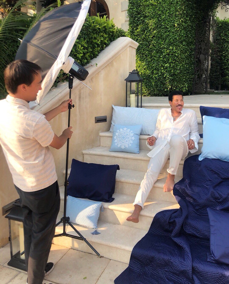 Lionel Richie's feet