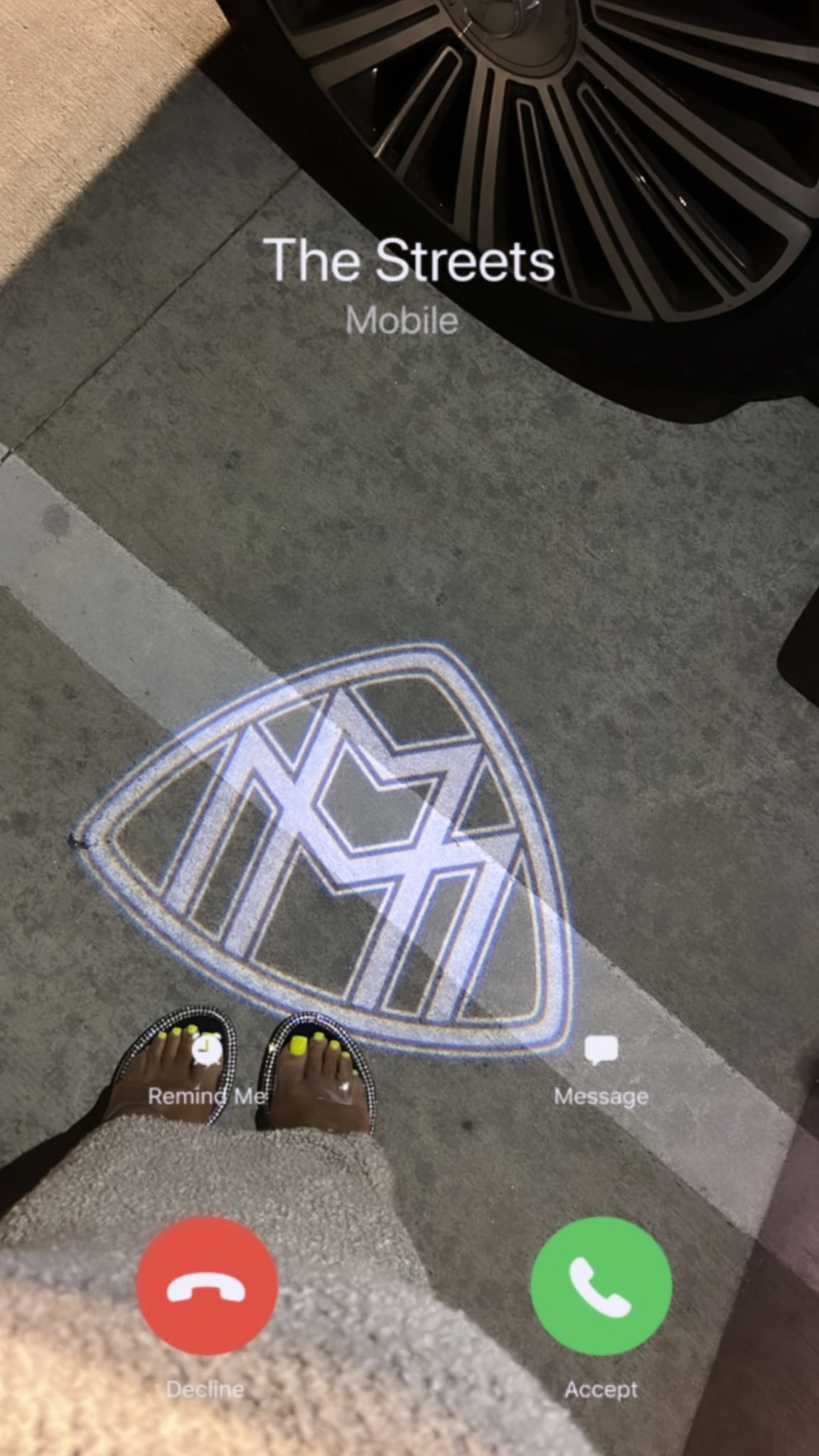 Lira Mercer's feet