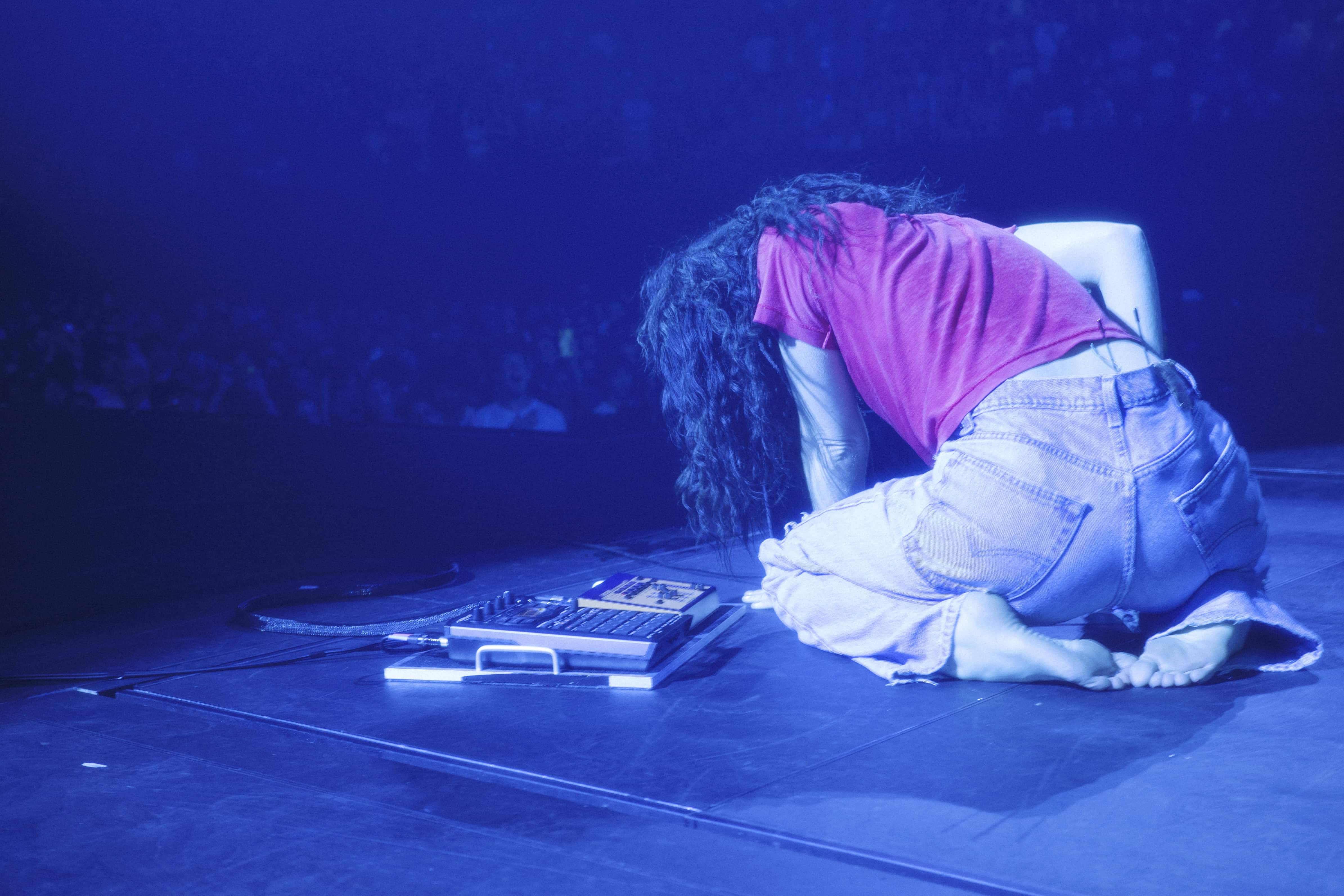 Lorde's feet