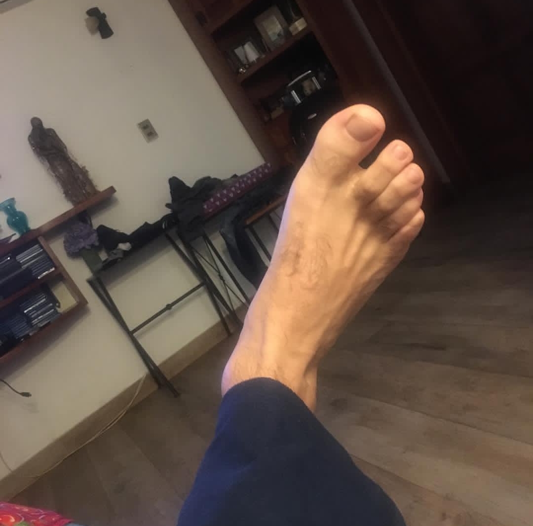 Luis Jaras Feet