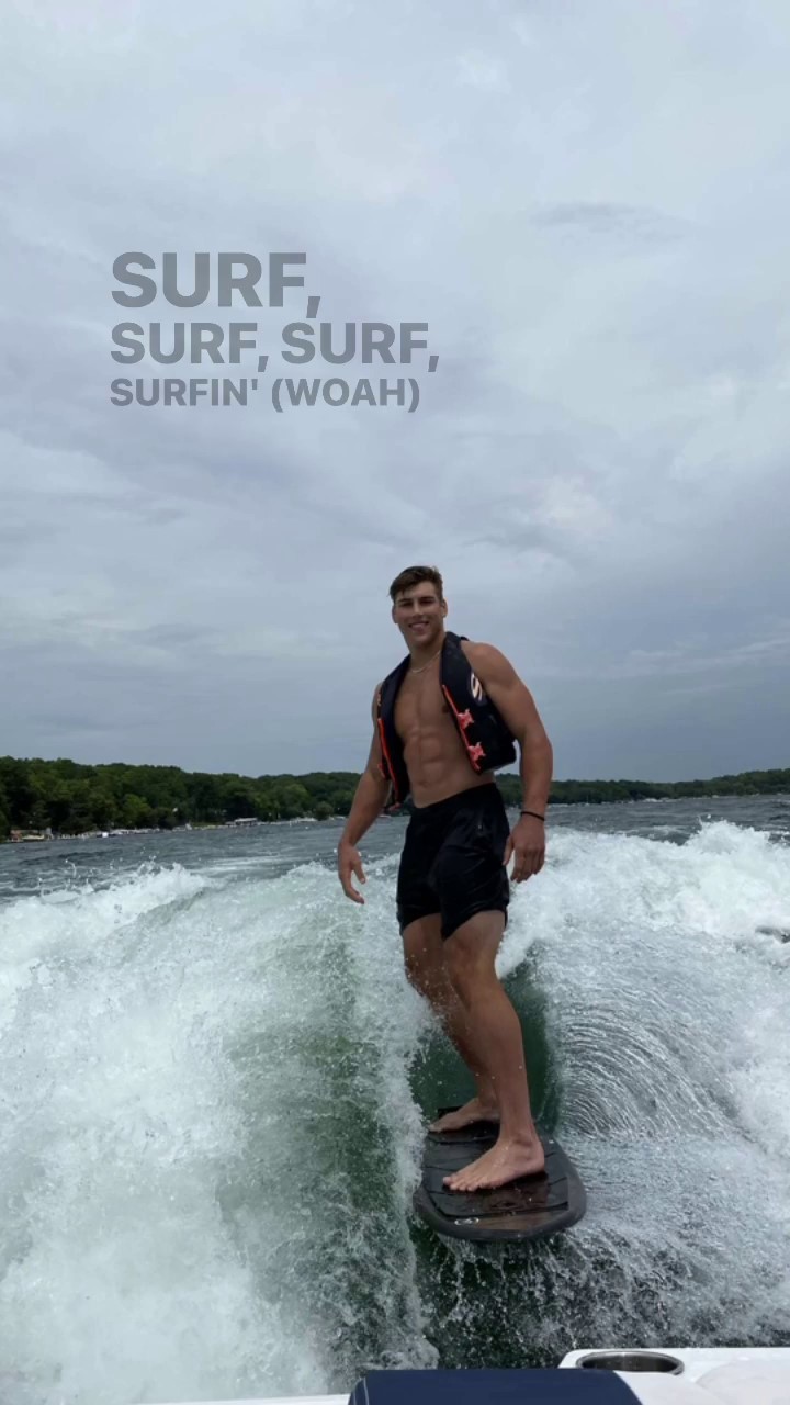 Lukas Van Ness's feet