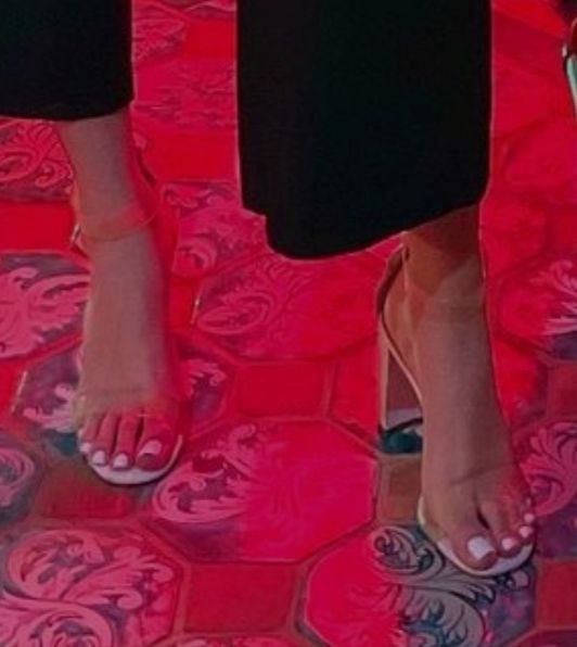 Lydia Chebout's feet