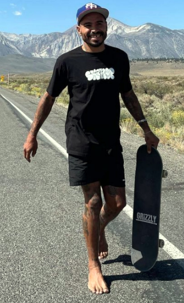 Manny Santiago's feet