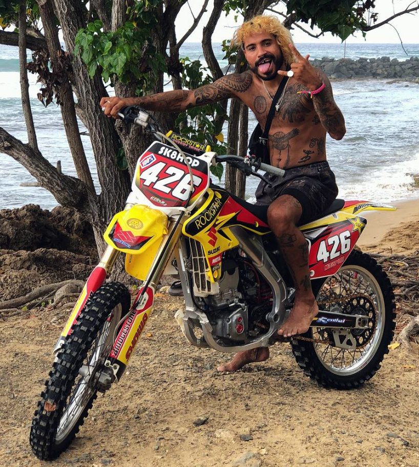 Manny Santiago's feet