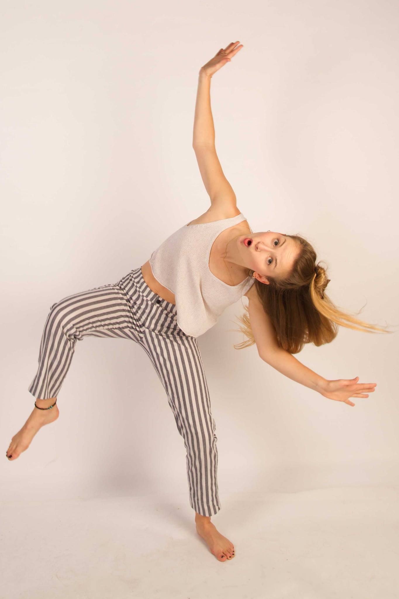 Manon Delauvaux's feet