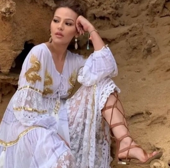 Marwa Agrebi's feet