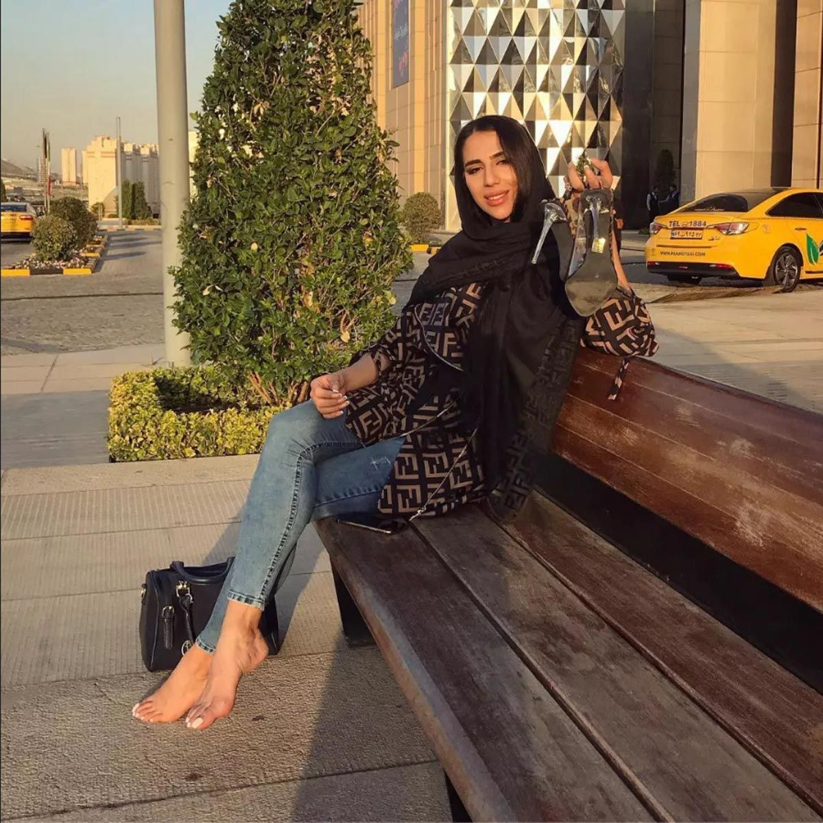 Maryam Mohebbi's feet