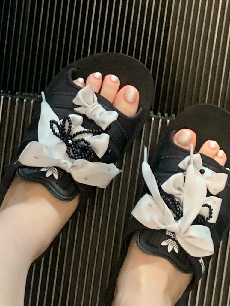 Mashiro Hitaka's feet