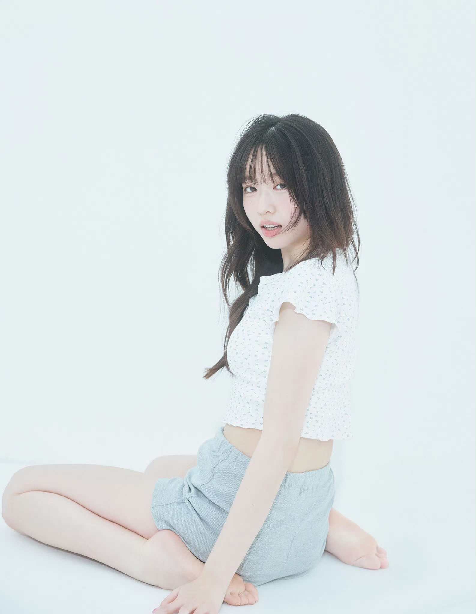 Mashiro Hitaka's feet