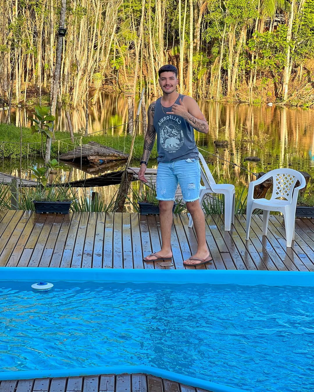 Matheus Freire's feet