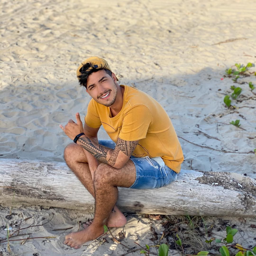 Matheus Freire's feet