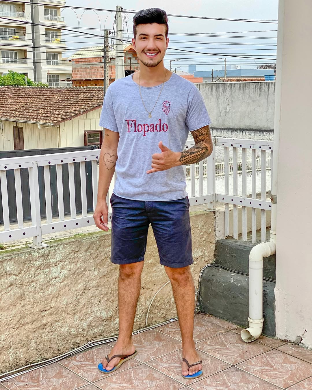 Matheus Freire's feet