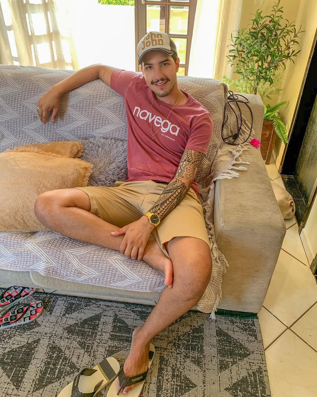 Matheus Freire's feet