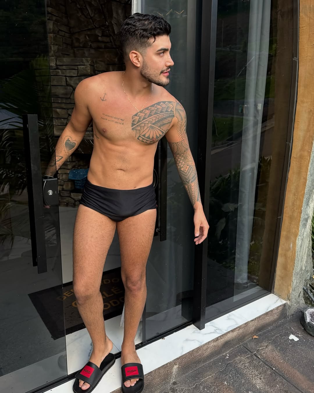 Matheus Freire's feet