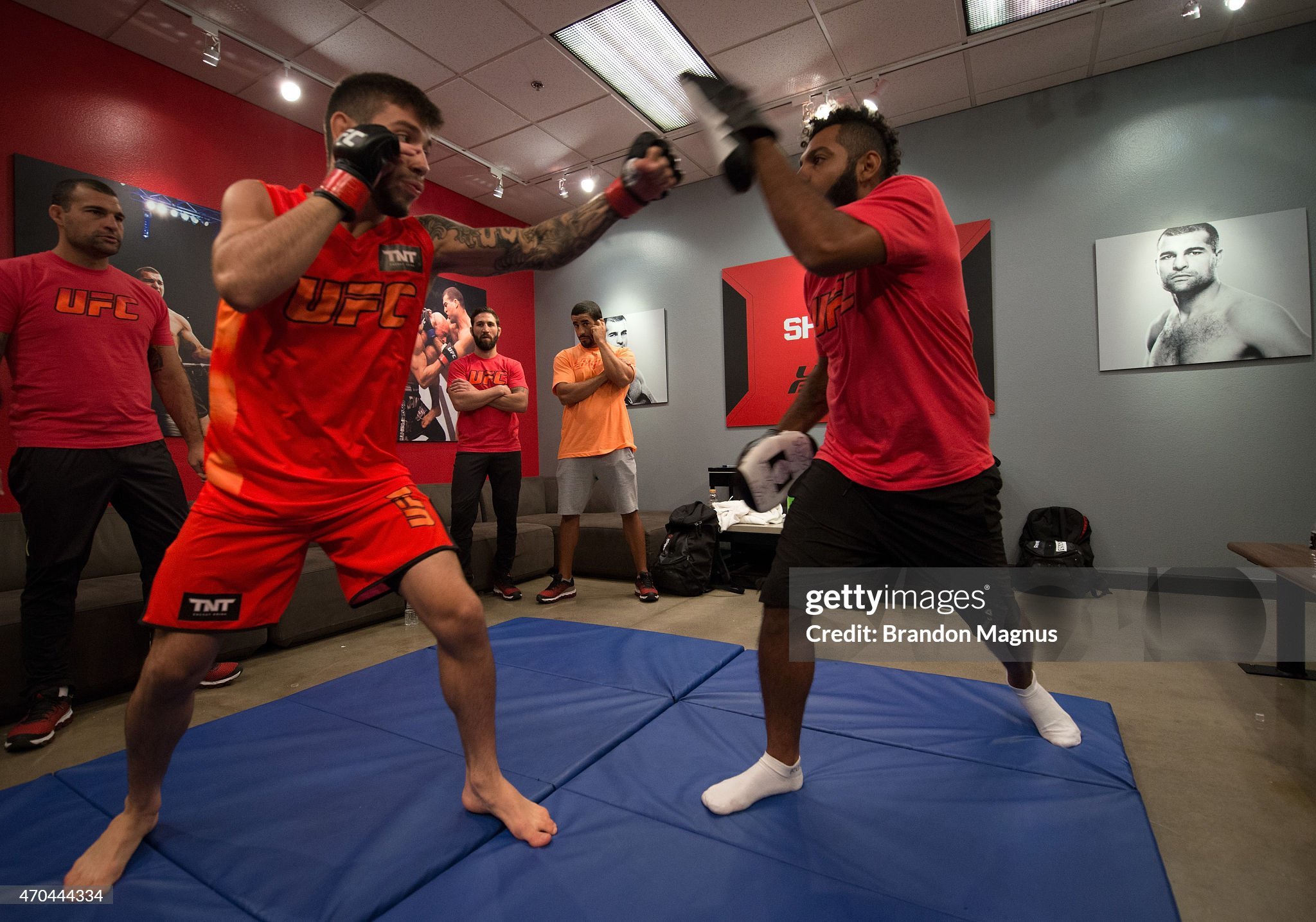 Matheus Nicolau's feet
