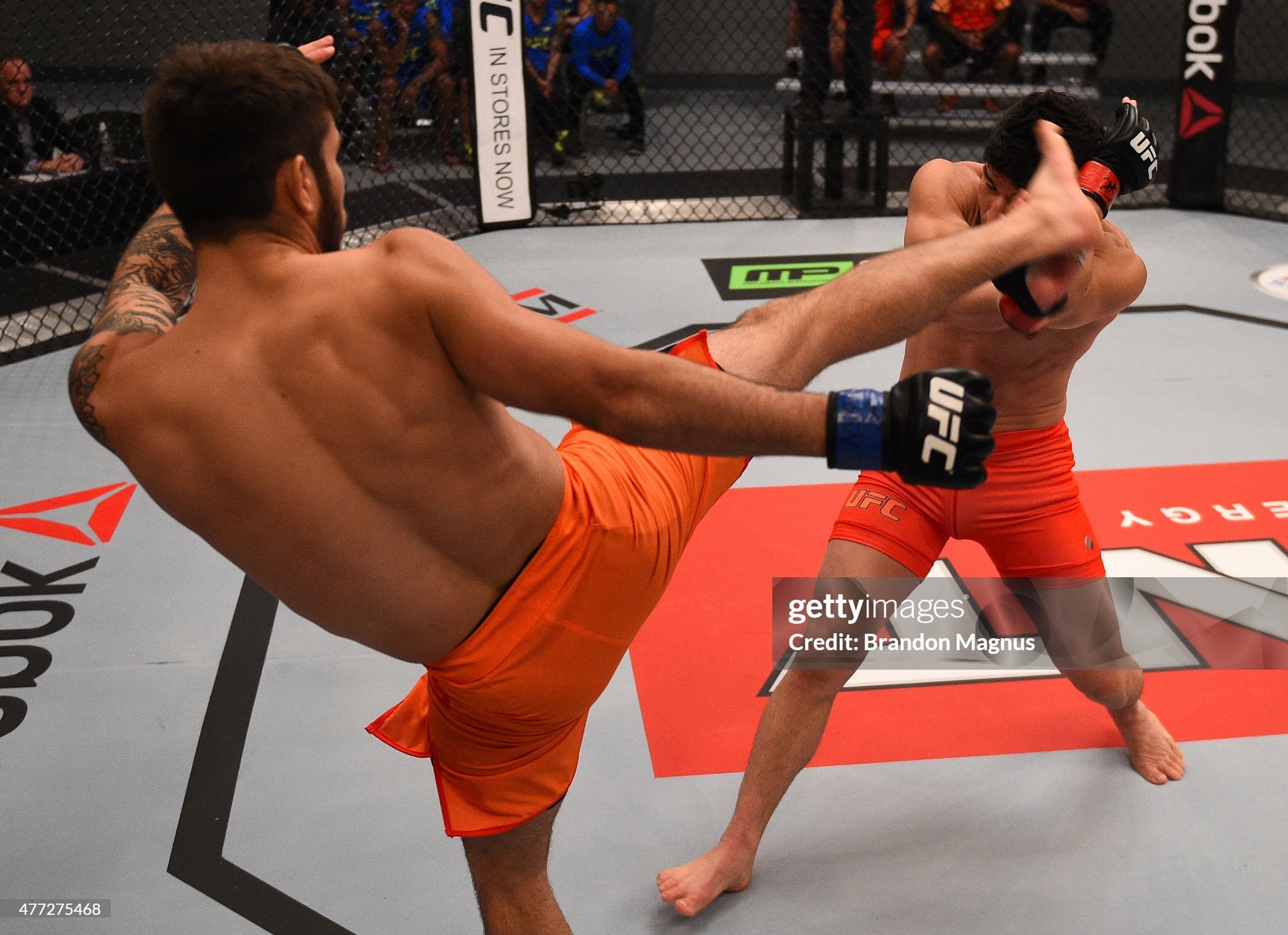 Matheus Nicolau's feet
