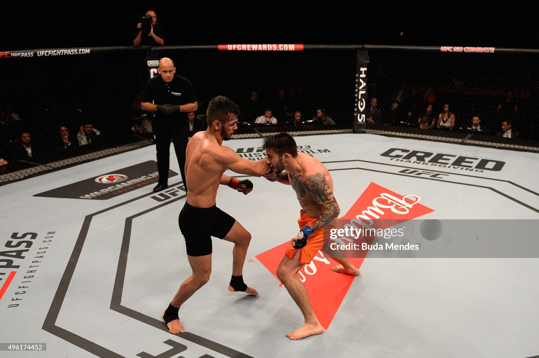 Matheus Nicolau's feet