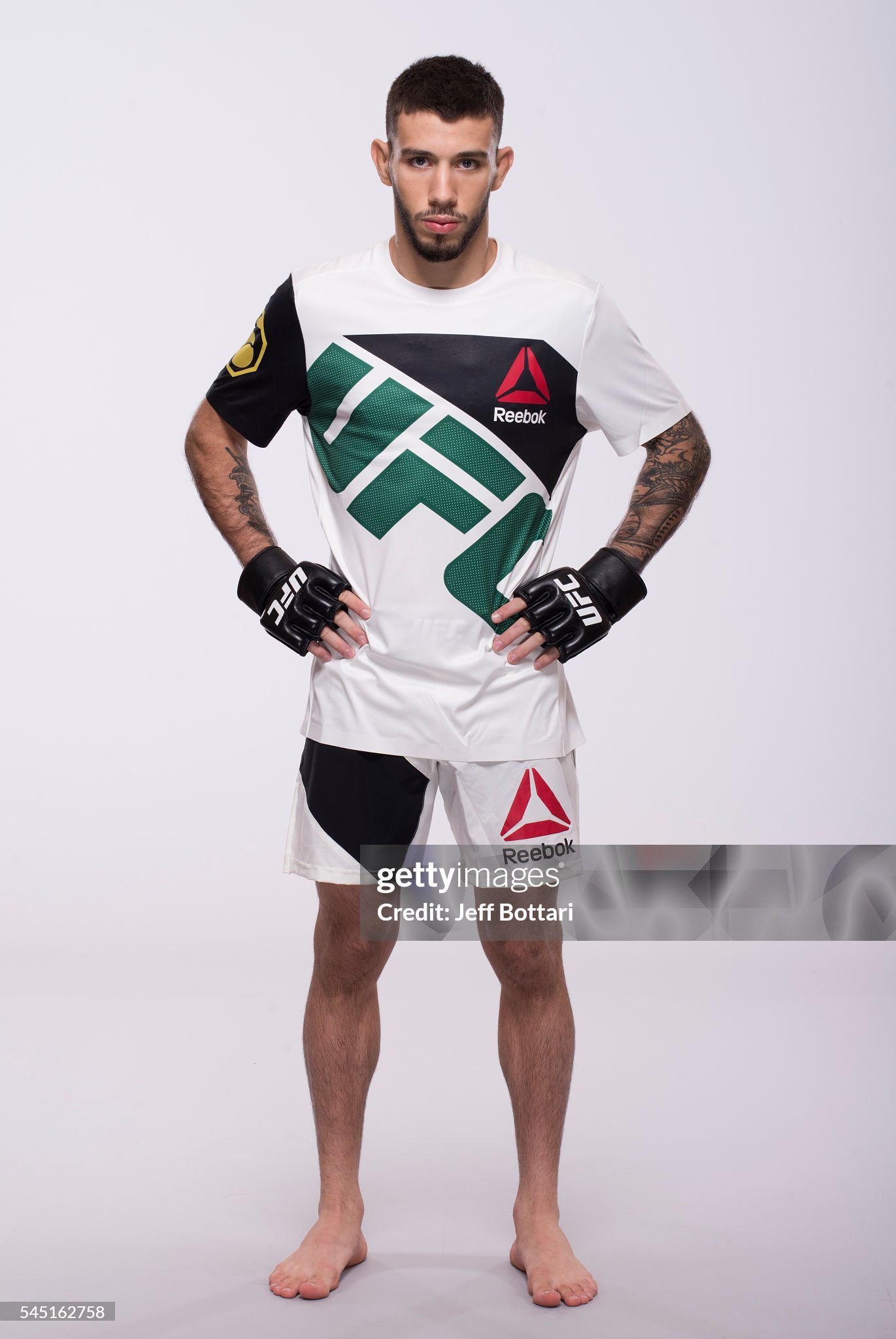 Matheus Nicolau's feet